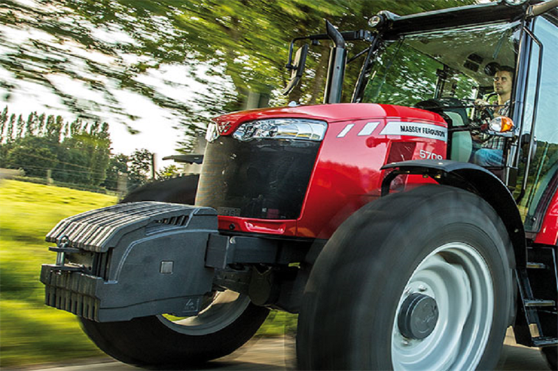 De MF 5700 DYNA-4 bereikbaarder dan ooit! - deloonwerker.nl