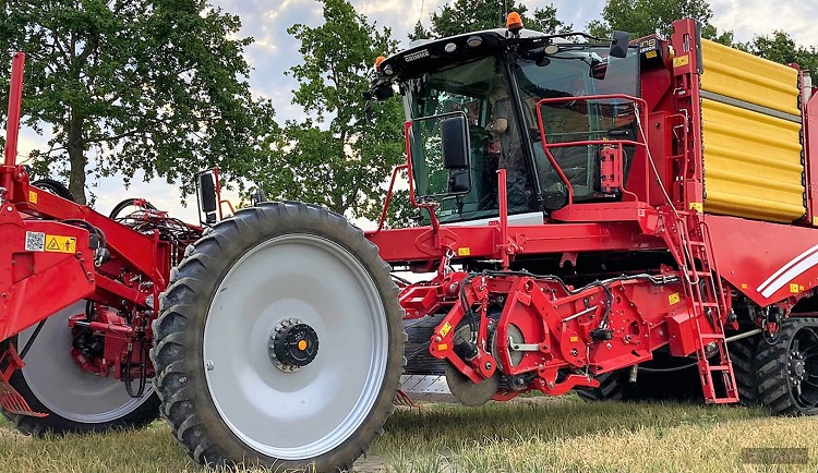 Grimme Varitron-aardappelrooier omgebouwd voor plantuien