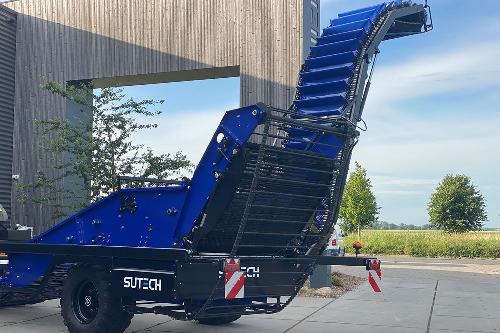 Nieuwe uienlader van SU-Tech en Vegniek CrossMaster - deloonwerker.nl